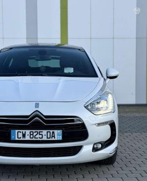White Citroen DS5 2013 in Taurage, with an engine capacity of 2.00 L and mileage of 226 thousand km for 5800 €, photo 7 on AUTOMOTO.COM.LV
