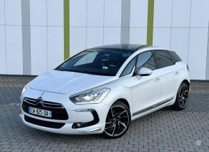 White Citroen DS5 2013 in Taurage, with an engine capacity of 2.00 L and mileage of 226 thousand km for 5800 €, photo 8 on AUTOMOTO.COM.LV