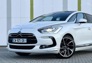 White Citroen DS5 2013 in Taurage, with an engine capacity of 2.00 L and mileage of 226 thousand km for 5800 €, photo 9 on AUTOMOTO.COM.LV