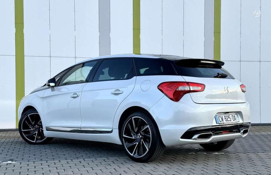 White Citroen DS5 2013 in Taurage, with an engine capacity of 2.00 L and mileage of 226 thousand km for 5800 €, photo 22 on AUTOMOTO.COM.LV