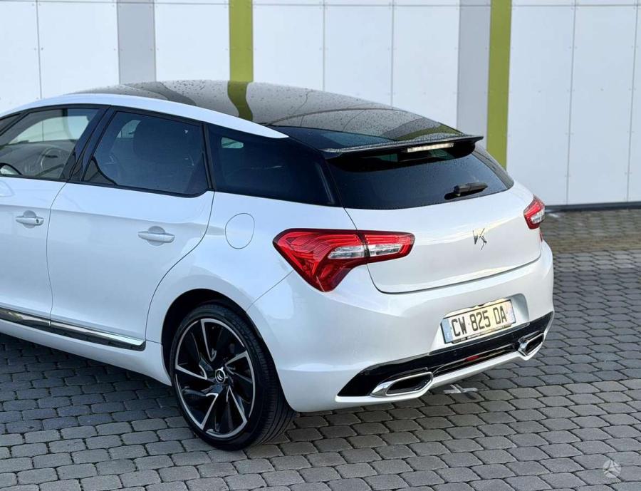 White Citroen DS5 2013 in Taurage, with an engine capacity of 2.00 L and mileage of 226 thousand km for 5800 €, photo 23 on AUTOMOTO.COM.LV