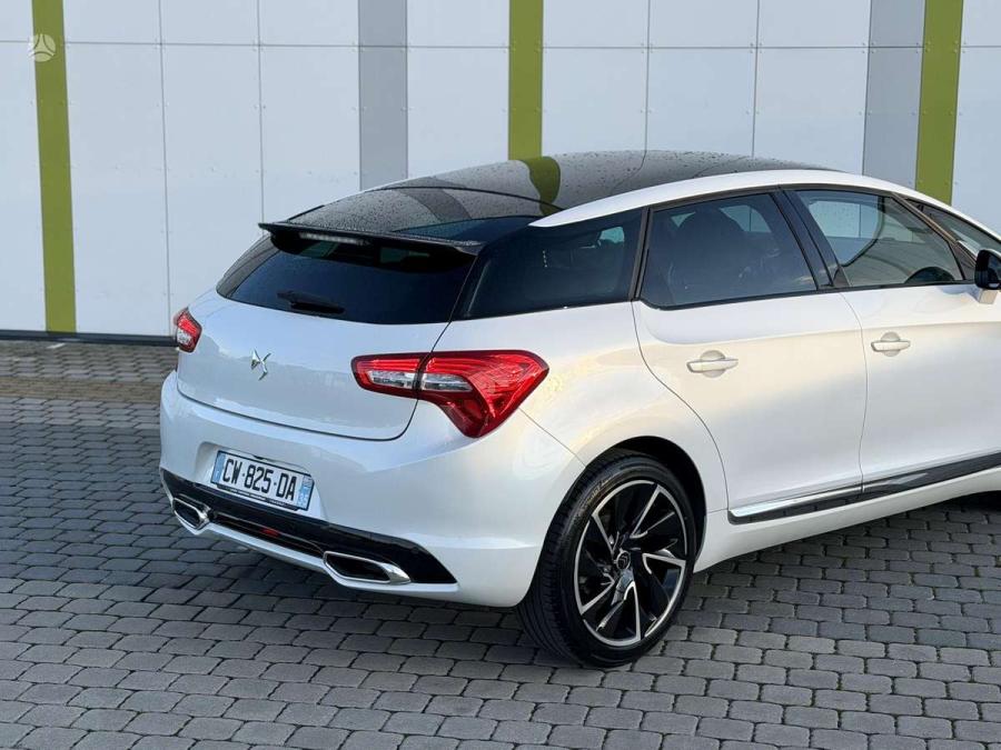 White Citroen DS5 2013 in Taurage, with an engine capacity of 2.00 L and mileage of 226 thousand km for 5800 €, photo 25 on AUTOMOTO.COM.LV