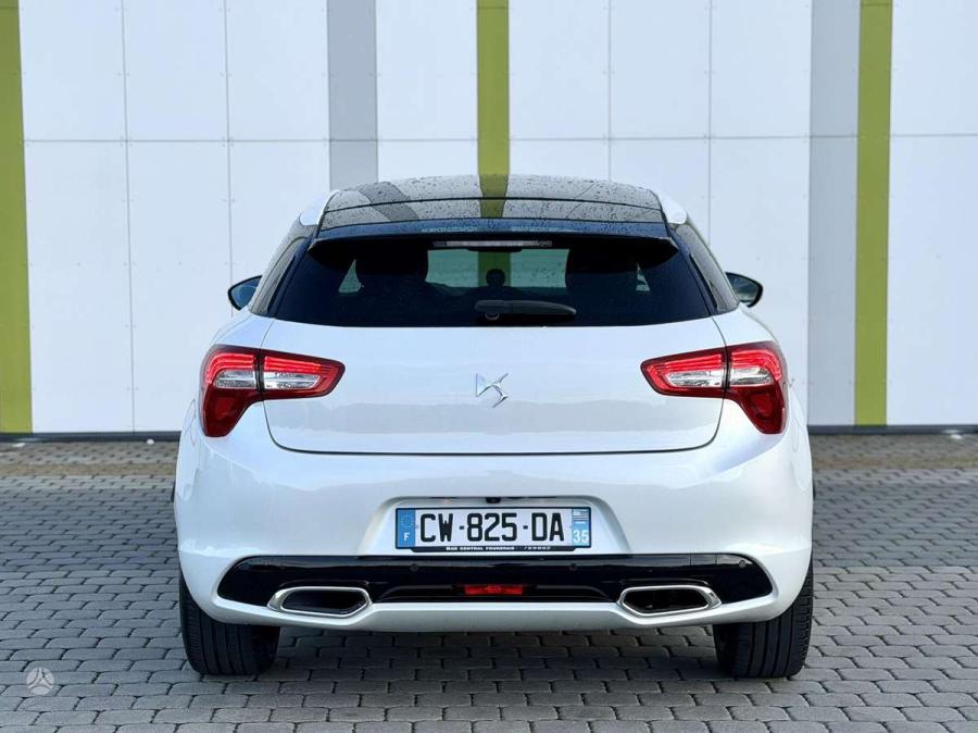 White Citroen DS5 2013 in Taurage, with an engine capacity of 2.00 L and mileage of 226 thousand km for 5800 €, photo 26 on AUTOMOTO.COM.LV