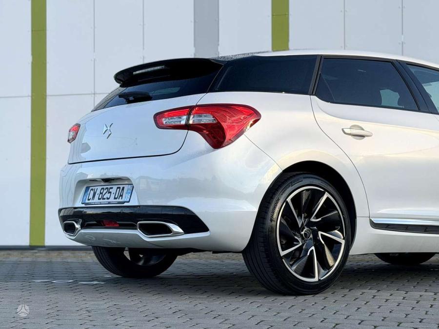 White Citroen DS5 2013 in Taurage, with an engine capacity of 2.00 L and mileage of 226 thousand km for 5800 €, photo 31 on AUTOMOTO.COM.LV