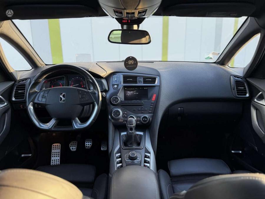 White Citroen DS5 2013 in Taurage, with an engine capacity of 2.00 L and mileage of 226 thousand km for 5800 €, photo 43 on AUTOMOTO.COM.LV