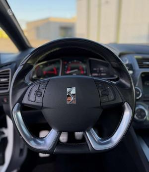 White Citroen DS5 2013 in Taurage, with an engine capacity of 2.00 L and mileage of 226 thousand km for 5800 €, photo 48 on AUTOMOTO.COM.LV