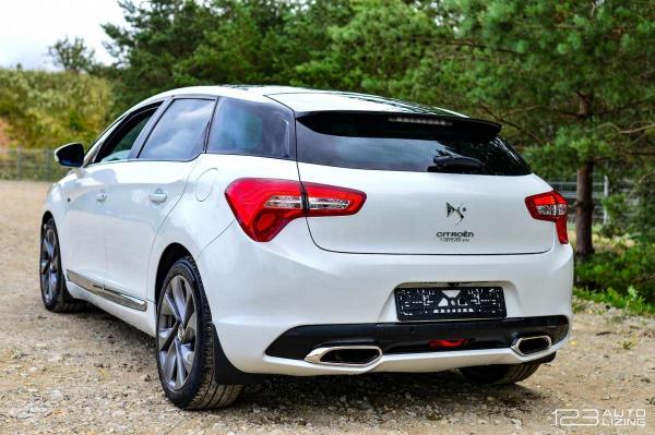 Balts Citroen DS5 2013 Kretinga, ar dzinēja tilpumu 2.00 L un nobraukumu 222 tūkst. km par 6200 €, foto 6 vietnē AUTOMOTO.COM.LV