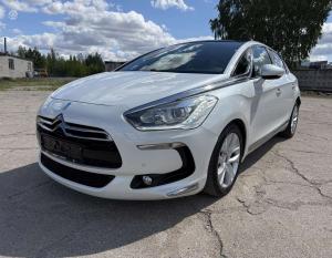 White Citroen DS5 2013 in Siauliai, with an engine capacity of 2.00 L and mileage of 246 thousand km for 5650 €, photo  on AUTOMOTO.COM.LV