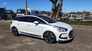 White Citroen DS5 2013 in Klaipeda, with an engine capacity of 2.00 L and mileage of 186 thousand km for 7590 €, photo 6 on AUTOMOTO.COM.LV