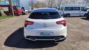 White Citroen DS5 2013 in Klaipeda, with an engine capacity of 2.00 L and mileage of 186 thousand km for 7590 €, photo 13 on AUTOMOTO.COM.LV