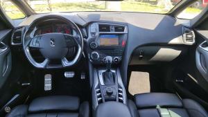 White Citroen DS5 2013 in Klaipeda, with an engine capacity of 2.00 L and mileage of 186 thousand km for 7590 €, photo 15 on AUTOMOTO.COM.LV