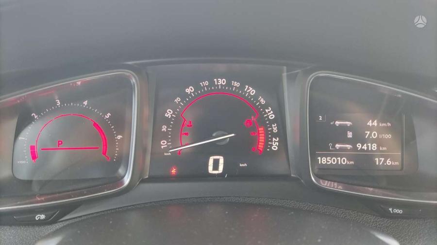 White Citroen DS5 2013 in Klaipeda, with an engine capacity of 2.00 L and mileage of 186 thousand km for 7590 €, photo 16 on AUTOMOTO.COM.LV