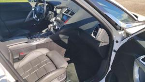 White Citroen DS5 2013 in Klaipeda, with an engine capacity of 2.00 L and mileage of 186 thousand km for 7590 €, photo 25 on AUTOMOTO.COM.LV