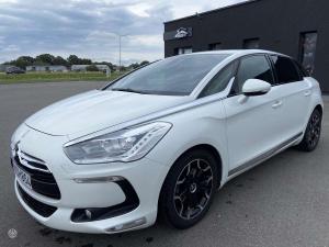 White Citroen DS5 2013 in Kaunas, with an engine capacity of 1.60 L and mileage of 229 thousand km for 4850 €, photo  on AUTOMOTO.COM.LV