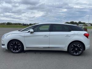 White Citroen DS5 2013 in Kaunas, with an engine capacity of 1.60 L and mileage of 229 thousand km for 4850 €, photo 9 on AUTOMOTO.COM.LV