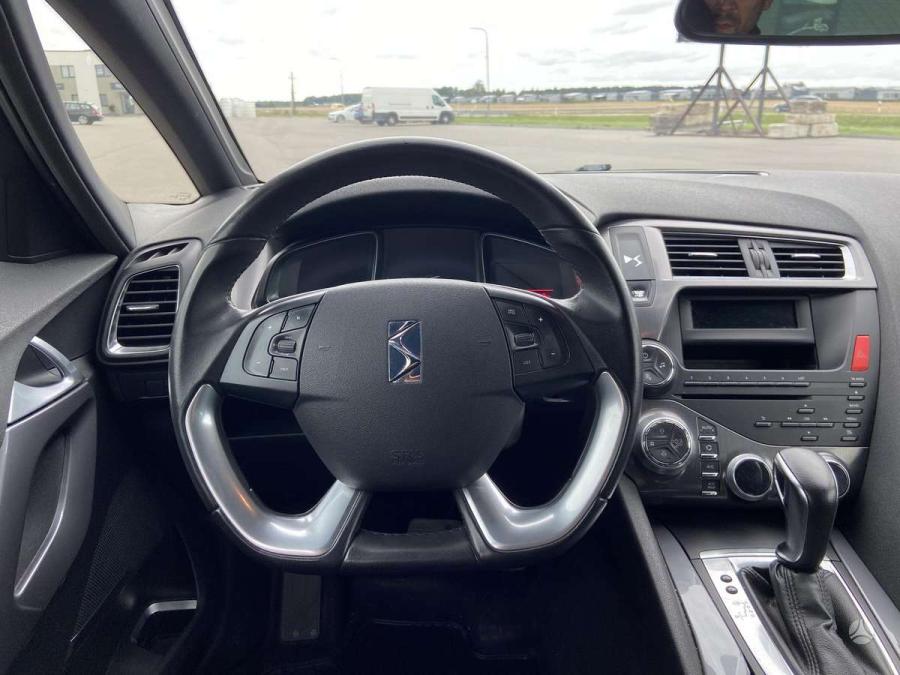 White Citroen DS5 2013 in Kaunas, with an engine capacity of 1.60 L and mileage of 229 thousand km for 4850 €, photo 10 on AUTOMOTO.COM.LV