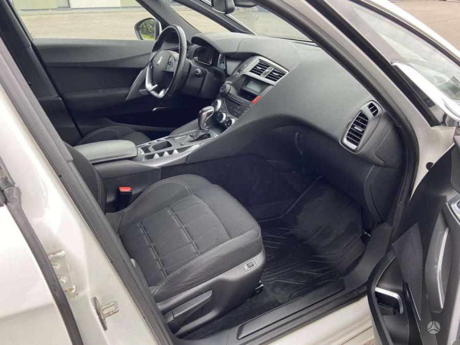 White Citroen DS5 2013 in Kaunas, with an engine capacity of 1.60 L and mileage of 229 thousand km for 4850 €, photo 11 on AUTOMOTO.COM.LV
