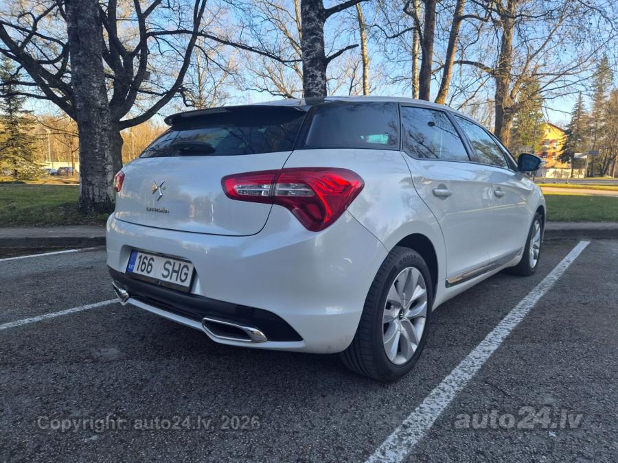 Balts Citroen DS5 2014 Tartu, ar dzinēja tilpumu 1.60 L un nobraukumu 232 tūkst. km par 6500 €, foto 5 vietnē AUTOMOTO.COM.LV