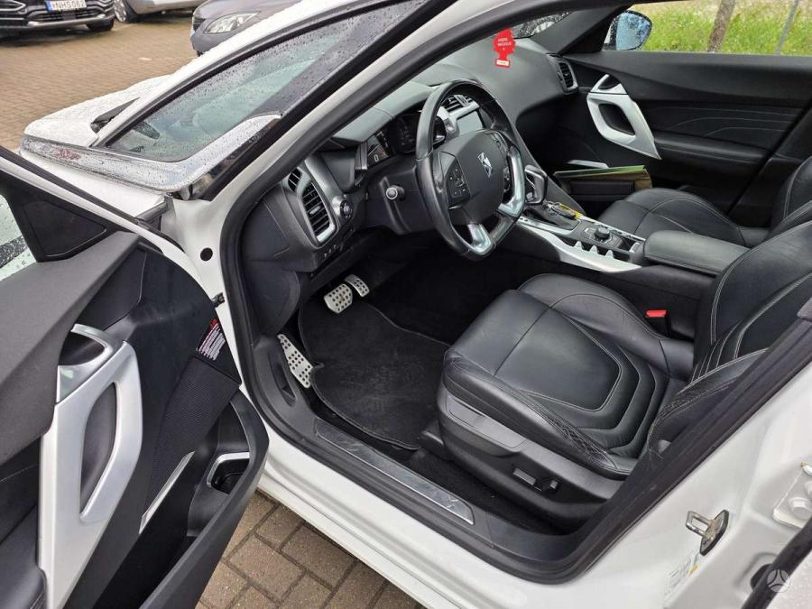 Balts Citroen DS5 2014 Tauragė, ar dzinēja tilpumu 2.00 L un nobraukumu 190 tūkst. km par 6300 €, foto 9 vietnē AUTOMOTO.COM.LV
