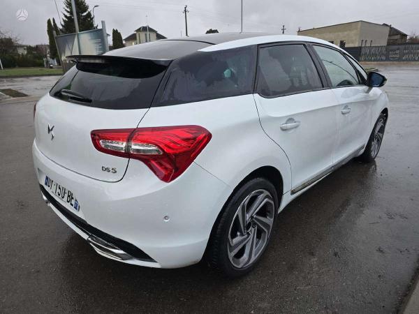 Balts Citroen DS5 2015 Tauragė, ar dzinēja tilpumu 2.00 L un nobraukumu 229 tūkst. km par 6900 €, foto 6 vietnē AUTOMOTO.COM.LV
