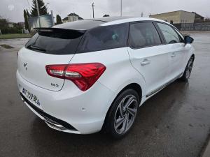 White Citroen DS5 2015 in Taurage, with an engine capacity of 2.00 L and mileage of 229 thousand km for 6900 €, photo 6 on AUTOMOTO.COM.LV
