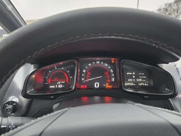 Balts Citroen DS5 2015 Tauragė, ar dzinēja tilpumu 2.00 L un nobraukumu 229 tūkst. km par 6900 €, foto 8 vietnē AUTOMOTO.COM.LV