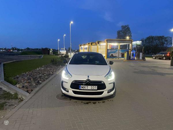Balts Citroen DS5 2015 Jurbarkas, ar dzinēja tilpumu 2.00 L un nobraukumu 380 tūkst. km par 4600 €, foto 3 vietnē AUTOMOTO.COM.LV