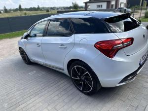 Balts Citroen DS5 2015 Viļņa, ar dzinēja tilpumu 2.00 L un nobraukumu 289 tūkst. km par 6899 €, foto  vietnē AUTOMOTO.COM.LV