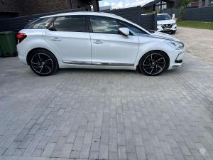 Balts Citroen DS5 2015 Viļņa, ar dzinēja tilpumu 2.00 L un nobraukumu 289 tūkst. km par 6899 €, foto 3 vietnē AUTOMOTO.COM.LV