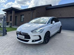 Balts Citroen DS5 2015 Viļņa, ar dzinēja tilpumu 2.00 L un nobraukumu 289 tūkst. km par 6899 €, foto 5 vietnē AUTOMOTO.COM.LV
