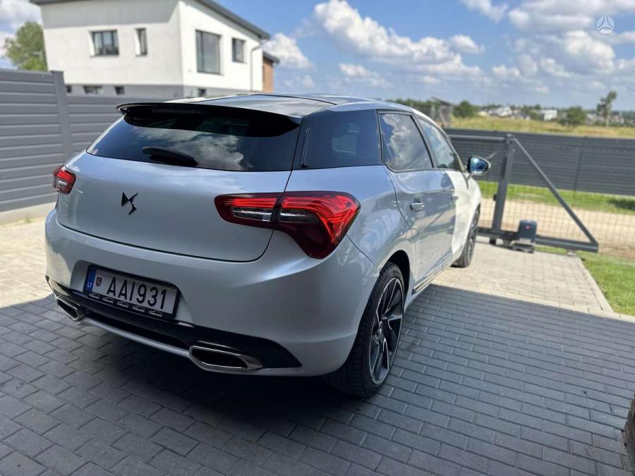Balts Citroen DS5 2015 Viļņa, ar dzinēja tilpumu 2.00 L un nobraukumu 289 tūkst. km par 6899 €, foto 7 vietnē AUTOMOTO.COM.LV