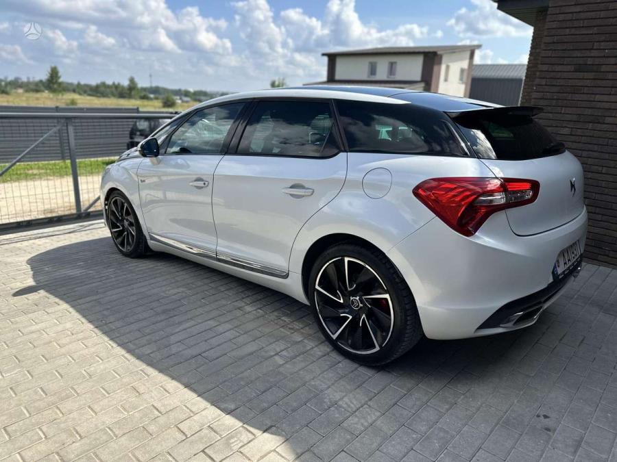 Balts Citroen DS5 2015 Viļņa, ar dzinēja tilpumu 2.00 L un nobraukumu 289 tūkst. km par 6899 €, foto 9 vietnē AUTOMOTO.COM.LV