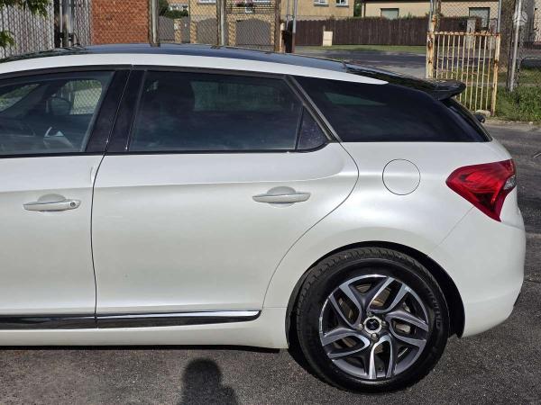Balts Citroen DS5 2015 Šauļi, ar dzinēja tilpumu 2.00 L un nobraukumu 191 tūkst. km par 5900 €, foto 6 vietnē AUTOMOTO.COM.LV