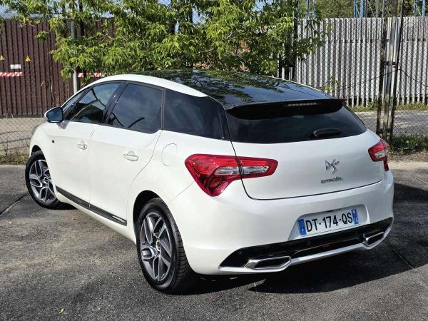 Balts Citroen DS5 2015 Šauļi, ar dzinēja tilpumu 2.00 L un nobraukumu 191 tūkst. km par 5900 €, foto 7 vietnē AUTOMOTO.COM.LV