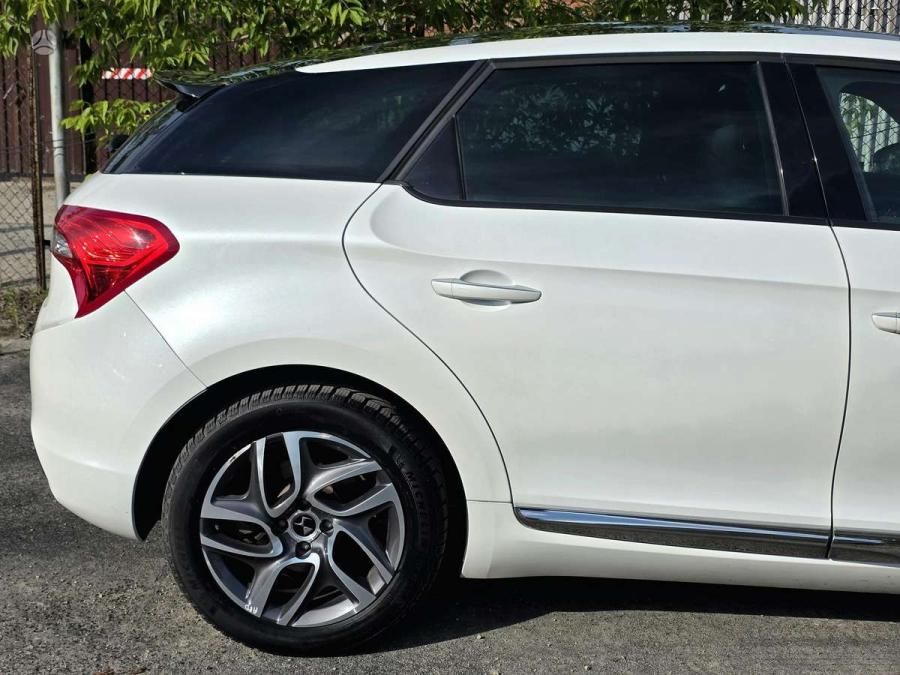 Balts Citroen DS5 2015 Šauļi, ar dzinēja tilpumu 2.00 L un nobraukumu 191 tūkst. km par 5900 €, foto 13 vietnē AUTOMOTO.COM.LV