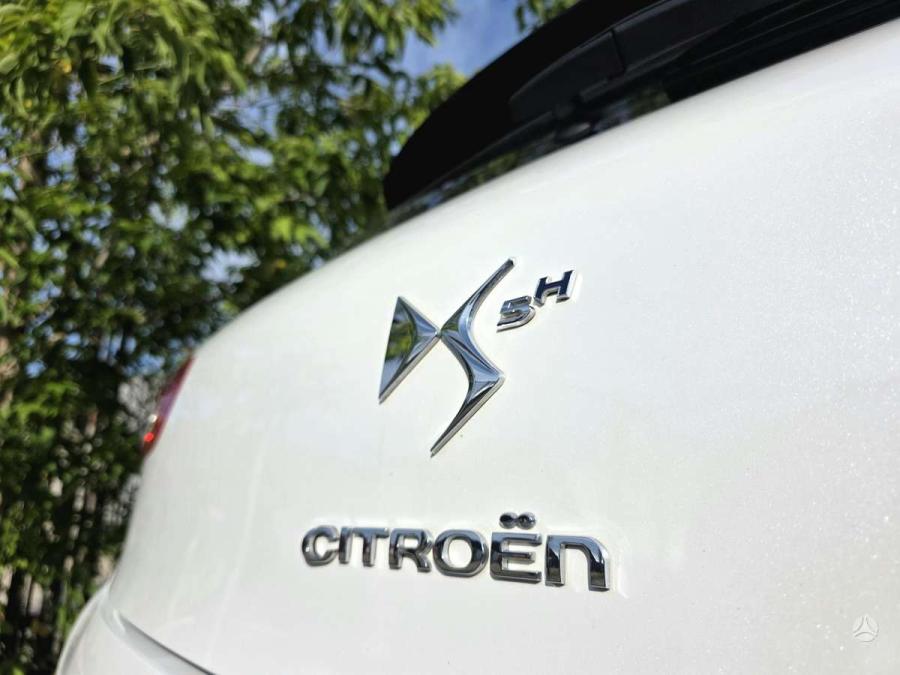 Balts Citroen DS5 2015 Šauļi, ar dzinēja tilpumu 2.00 L un nobraukumu 191 tūkst. km par 5900 €, foto 18 vietnē AUTOMOTO.COM.LV