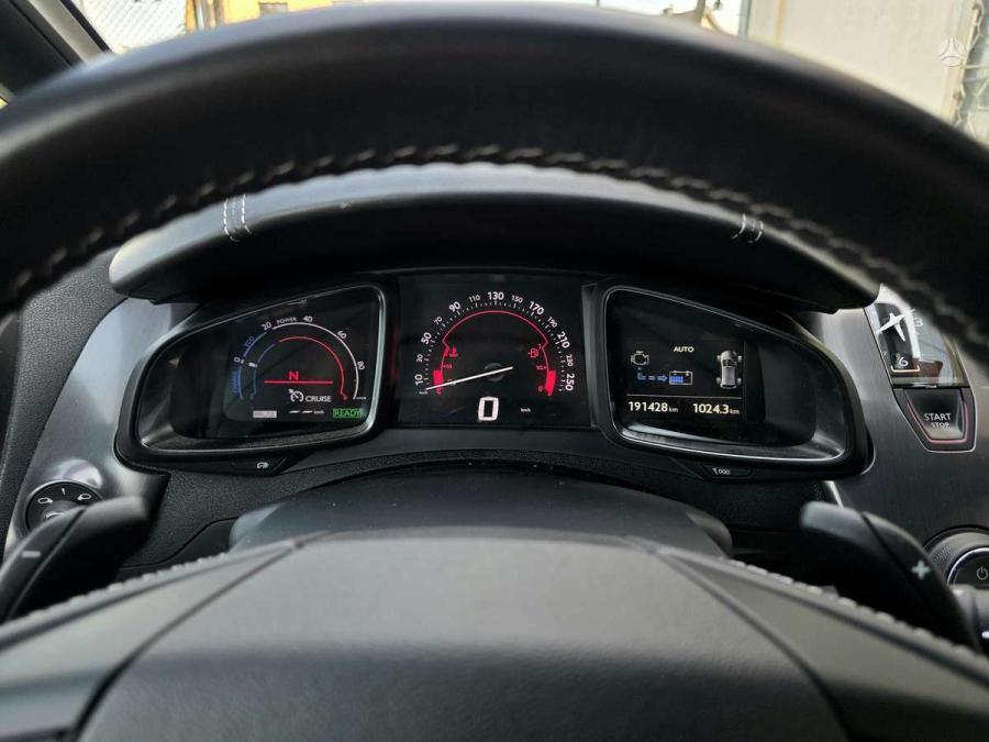 Balts Citroen DS5 2015 Šauļi, ar dzinēja tilpumu 2.00 L un nobraukumu 191 tūkst. km par 5900 €, foto 33 vietnē AUTOMOTO.COM.LV