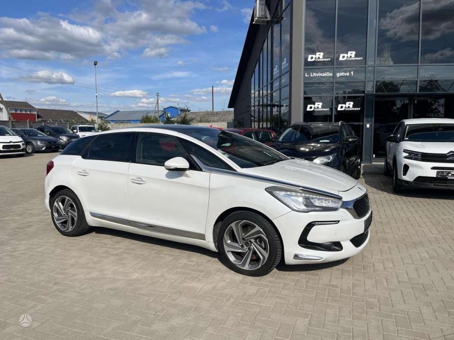 Balts Citroen DS5 2015 Tauragė, ar dzinēja tilpumu 2.00 L un nobraukumu 255 tūkst. km par 6300 €, foto 1 vietnē AUTOMOTO.COM.LV
