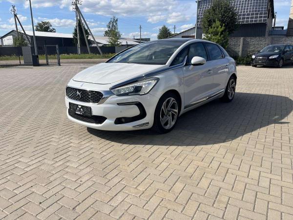 Balts Citroen DS5 2015 Tauragė, ar dzinēja tilpumu 2.00 L un nobraukumu 255 tūkst. km par 6300 €, foto 2 vietnē AUTOMOTO.COM.LV
