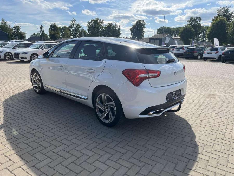 Balts Citroen DS5 2015 Tauragė, ar dzinēja tilpumu 2.00 L un nobraukumu 255 tūkst. km par 6300 €, foto 11 vietnē AUTOMOTO.COM.LV
