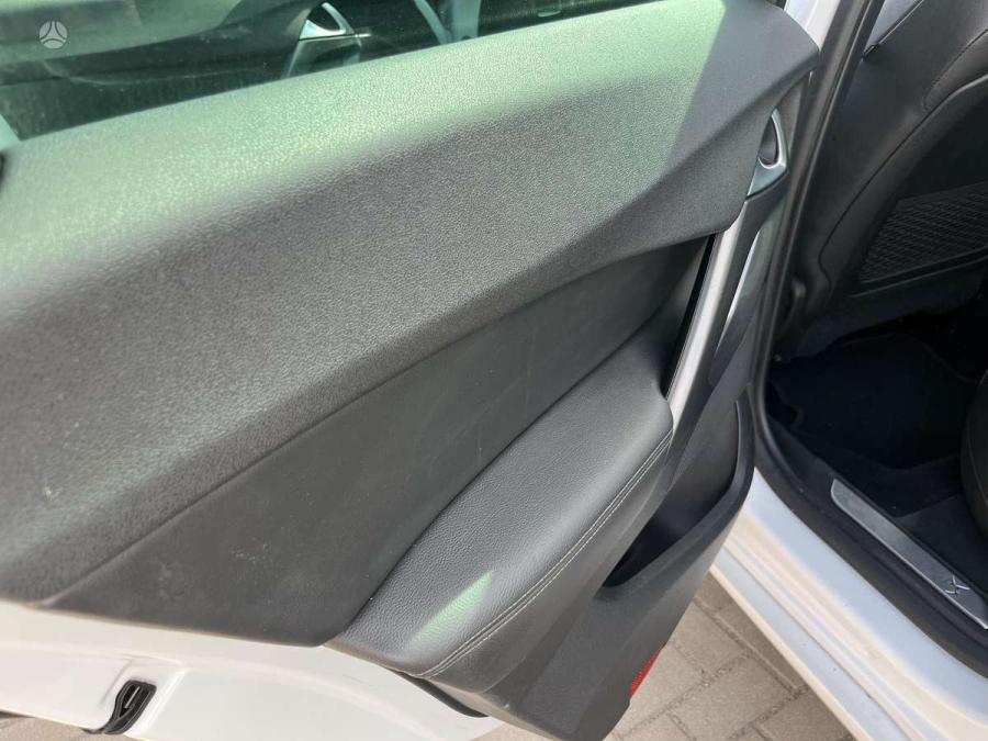 Balts Citroen DS5 2015 Tauragė, ar dzinēja tilpumu 2.00 L un nobraukumu 255 tūkst. km par 6300 €, foto 17 vietnē AUTOMOTO.COM.LV