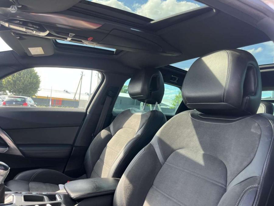 White Citroen DS5 2015 in Taurage, with an engine capacity of 2.00 L and mileage of 255 thousand km for 6300 €, photo 15 on AUTOMOTO.COM.LV