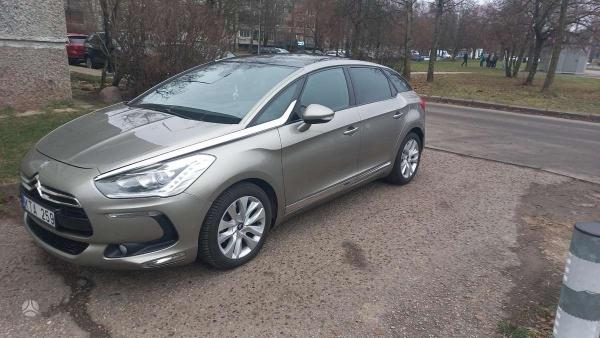 Yellow Citroen DS5 2013 in Vilnius, with an engine capacity of 1.60 L and mileage of 200 thousand km for 6850 €, photo 1 on AUTOMOTO.COM.LV