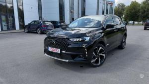 Melns Citroen DS7 2022 Kauņa, ar dzinēja tilpumu 1.50 L un nobraukumu 100 tūkst. km par 18937 €, foto  vietnē AUTOMOTO.COM.LV