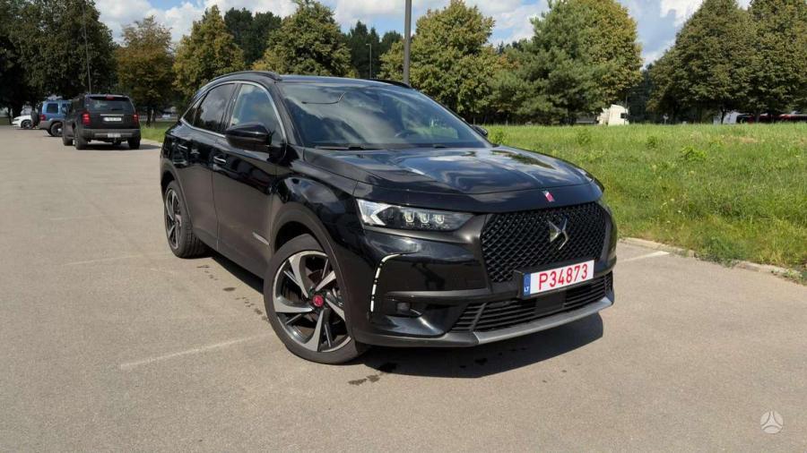 Melns Citroen DS7 2022 Kauņa, ar dzinēja tilpumu 1.50 L un nobraukumu 100 tūkst. km par 18937 €, foto 3 vietnē AUTOMOTO.COM.LV