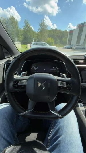 Melns Citroen DS7 2022 Kauņa, ar dzinēja tilpumu 1.50 L un nobraukumu 100 tūkst. km par 18937 €, foto 12 vietnē AUTOMOTO.COM.LV