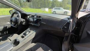Melns Citroen DS7 2022 Kauņa, ar dzinēja tilpumu 1.50 L un nobraukumu 100 tūkst. km par 18937 €, foto 20 vietnē AUTOMOTO.COM.LV