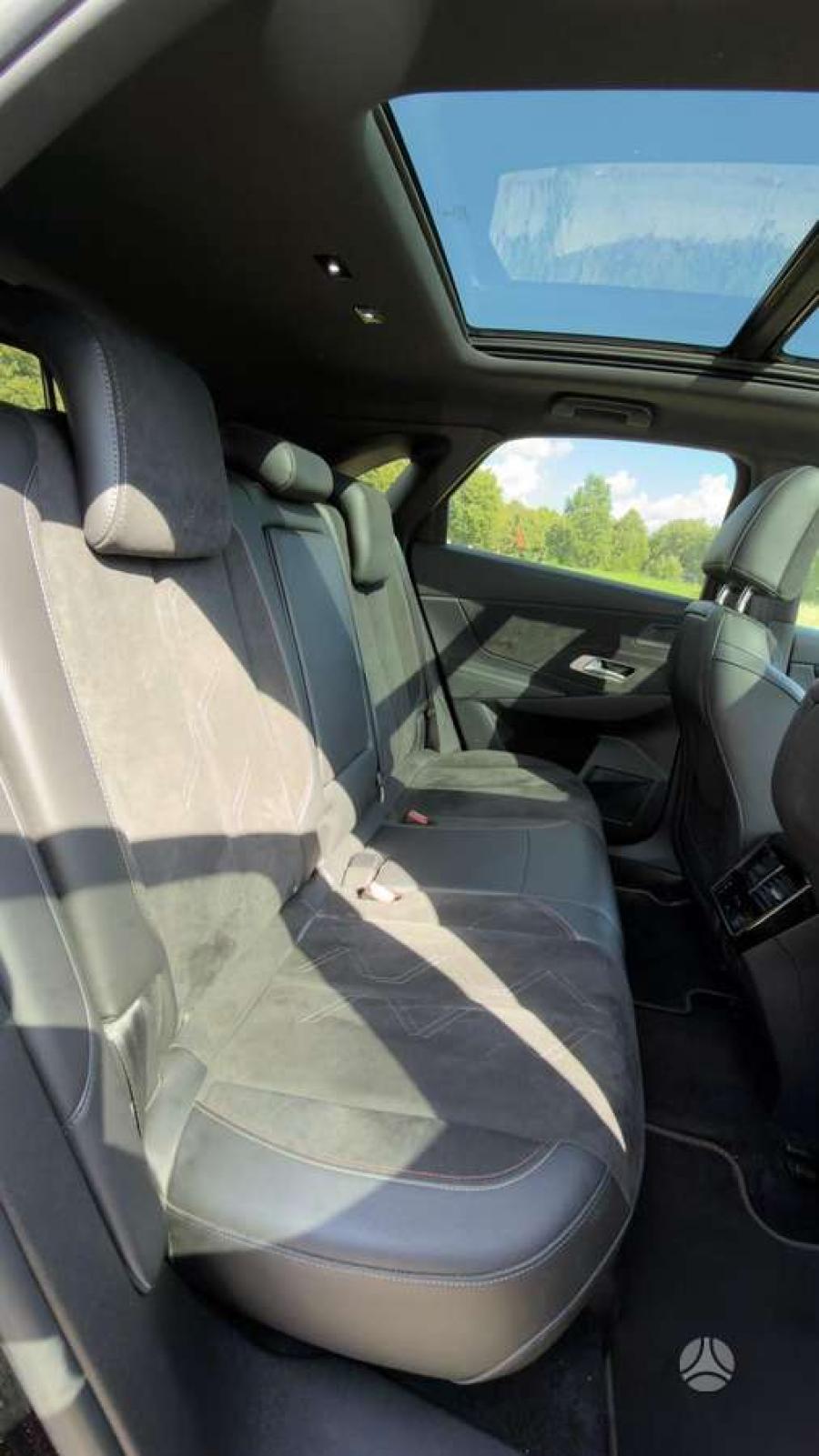 Melns Citroen DS7 2022 Kauņa, ar dzinēja tilpumu 1.50 L un nobraukumu 100 tūkst. km par 18937 €, foto 23 vietnē AUTOMOTO.COM.LV