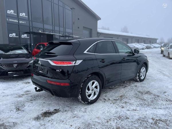 Black Citroen DS7 2019 in Taurage, with an engine capacity of 1.50 L and mileage of 259 thousand km for 10900 €, photo 5 on AUTOMOTO.COM.LV