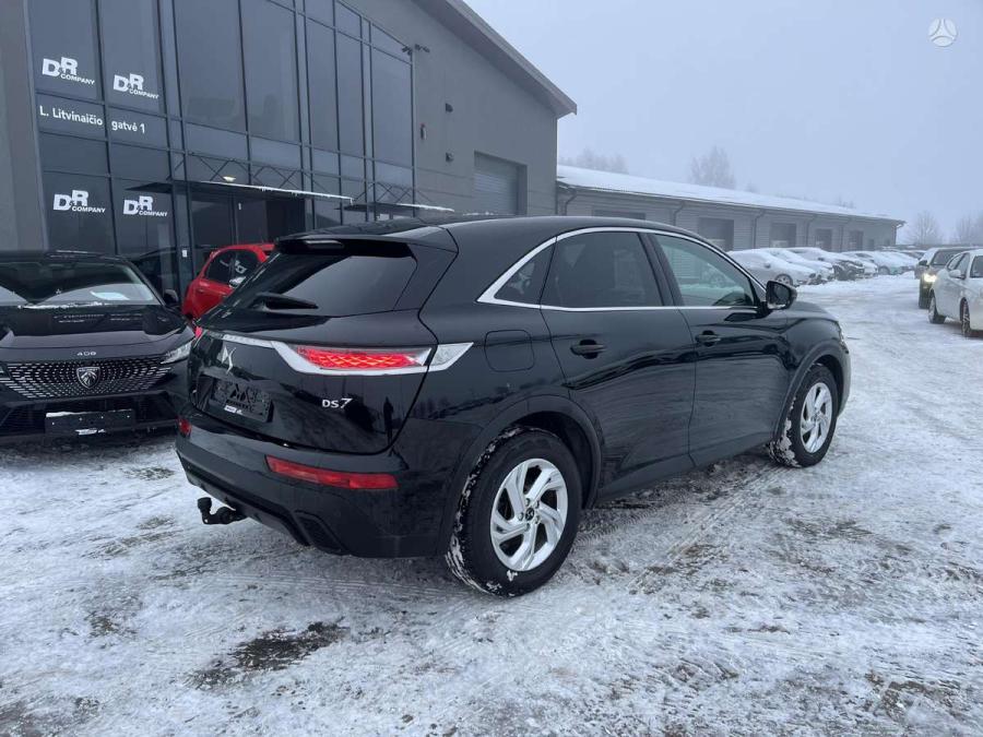 Black Citroen DS7 2019 in Taurage, with an engine capacity of 1.50 L and mileage of 259 thousand km for 10900 €, photo 5 on AUTOMOTO.COM.LV